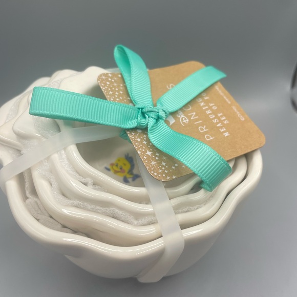 Rae Dunn | Kitchen | Rae Dunn Little Mermaid Shell Measuring Cups With ...
